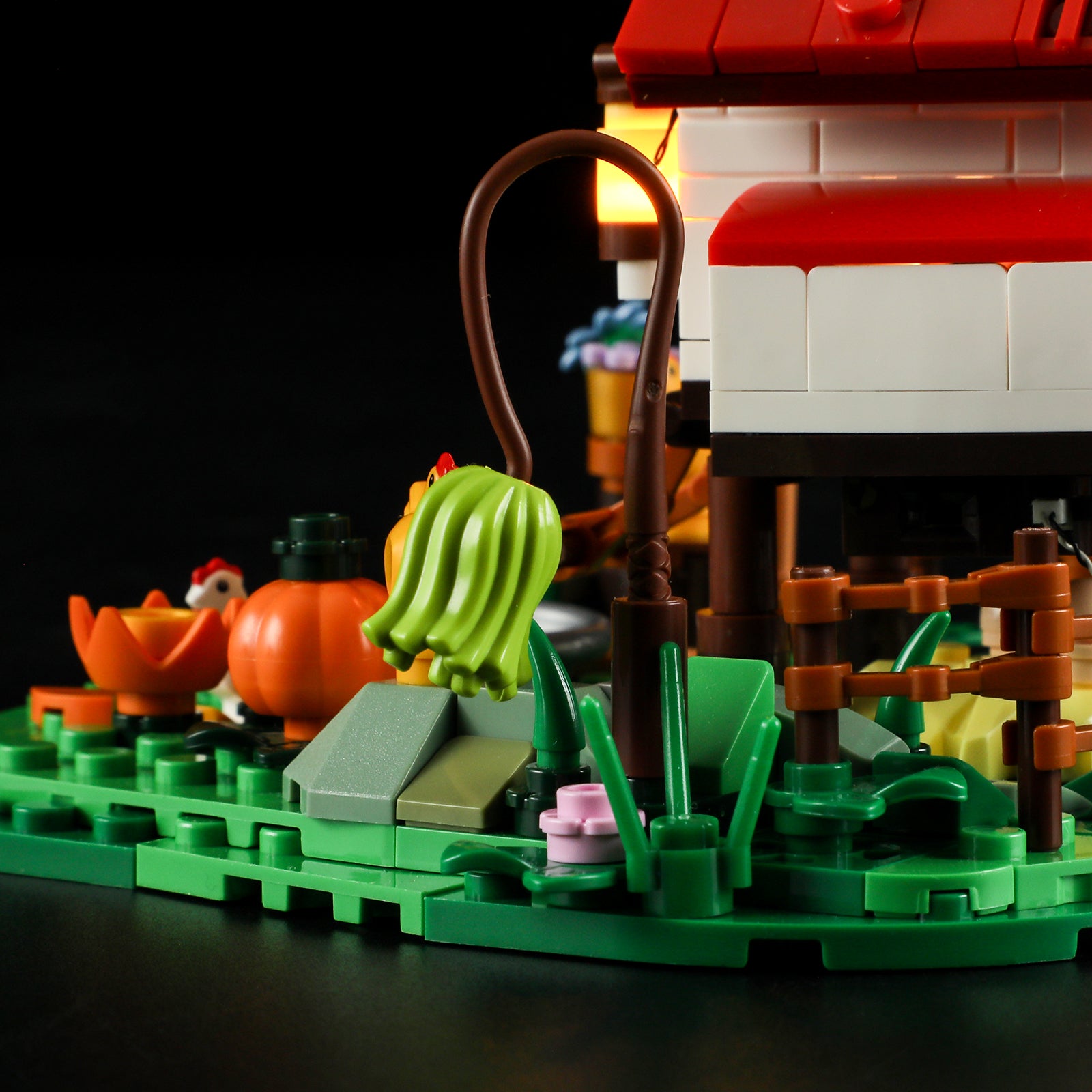 Funwhole The Hen House building blocks - Farm Life Chicken Henhouse and ...