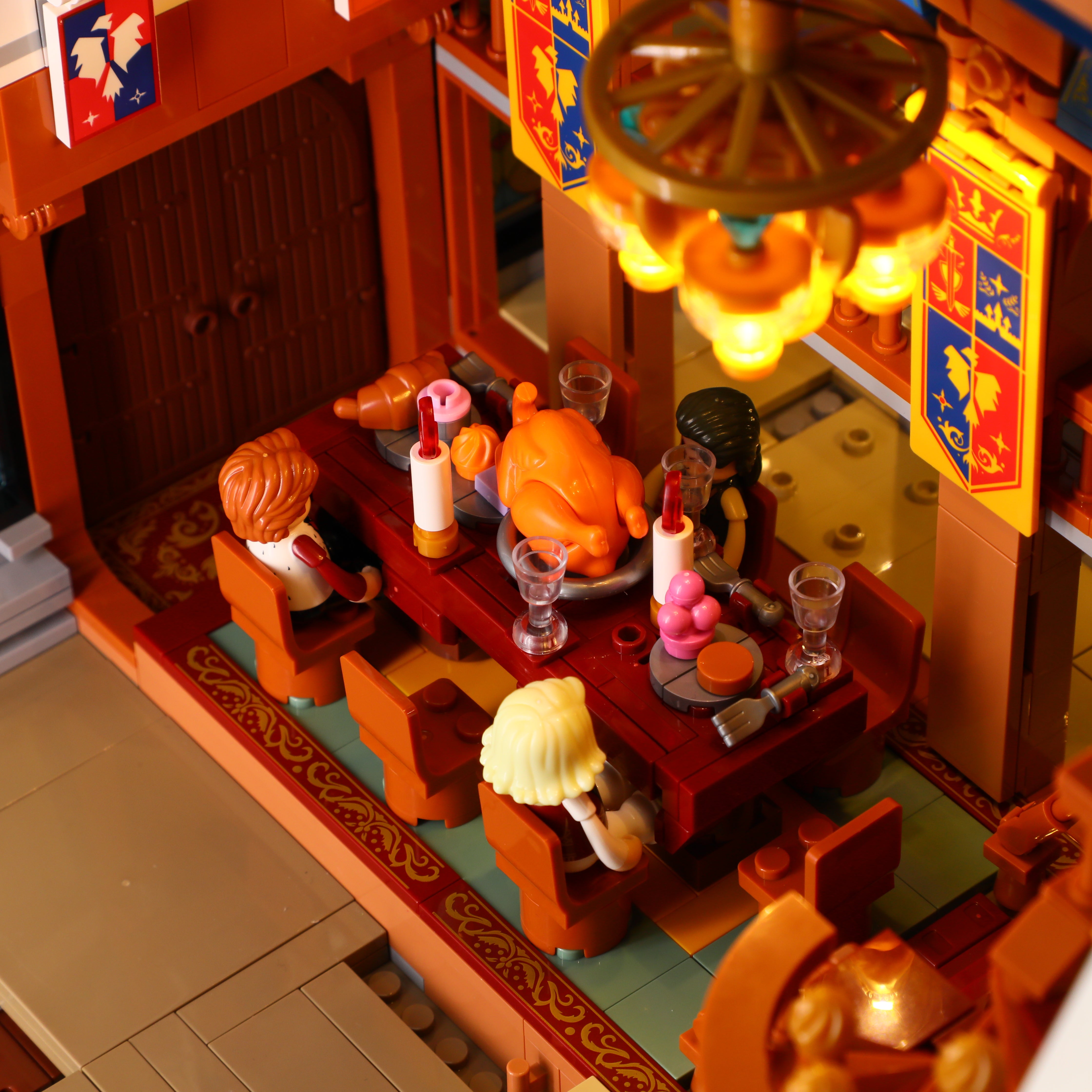 Lumibricks Castle Banquet Hall L9071 – LED Medieval Building Set
